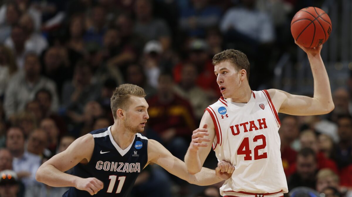 Utah’s Jakob Poeltl wins national center of the year award | News ...